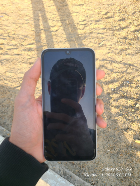 Samsung A25 6/128 ideal