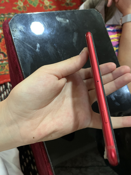 Iphone SE 3 red 4/128