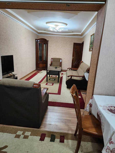 М.Горького метро. Иностанцы и Семья 3/3/5. №207 Ж