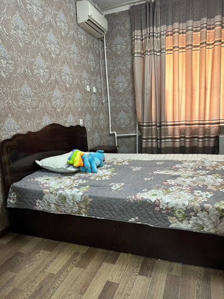 Чирчик, квартира сотилади 2/1/4