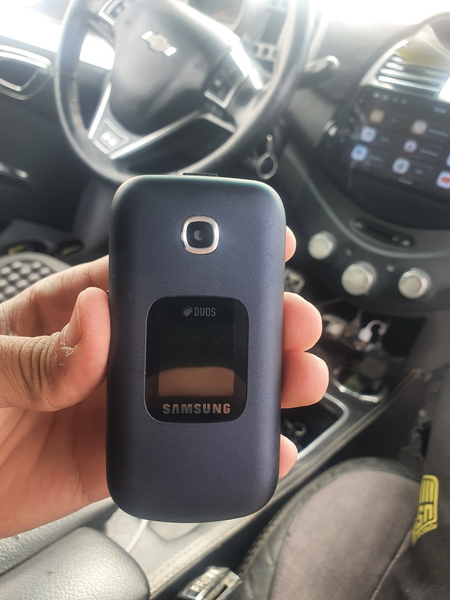 Samsung gusto 3 sotiladi srochni