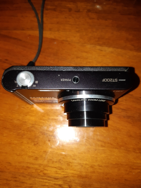 Продам цифровой фотоаппарат SAMSUNG ST200F