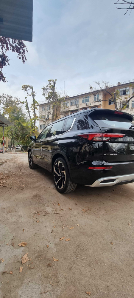 Mitsubishi Outlander, 2023