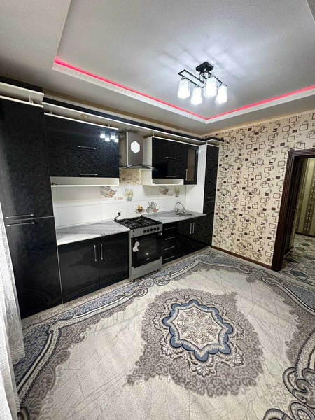 2х комнатная квартира на 4 этаже 75кв/м, в Самарканде