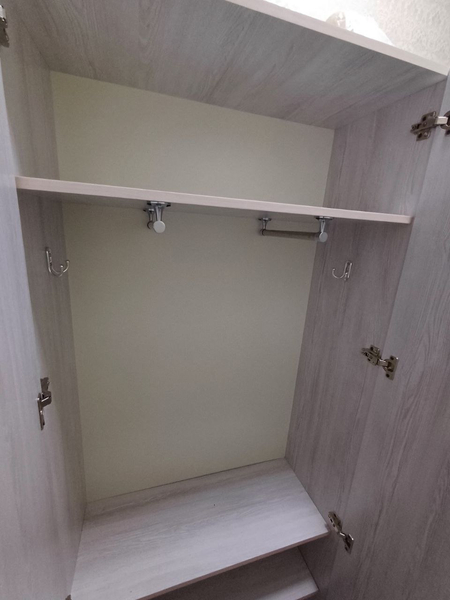 Prihoja karidor uchun 3 ta yaxlit oynali