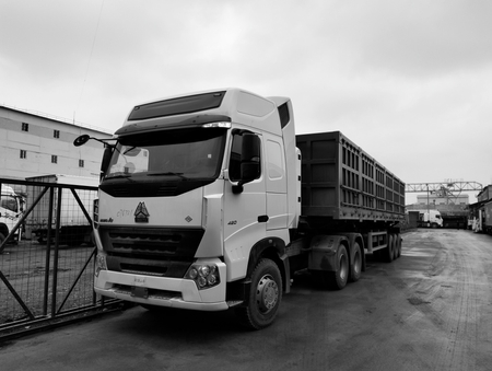 Тягач HOWO A7 на метан газ
Кабина: A7, 2 спальника с кондиционером
Мод