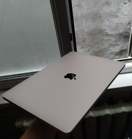 MacBook Pro 15' core i7/16/256. Touch Bar/Touch iD/