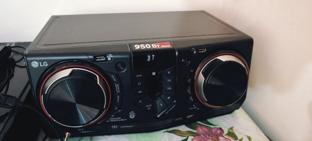 LG 65 DK Musiqa markazi