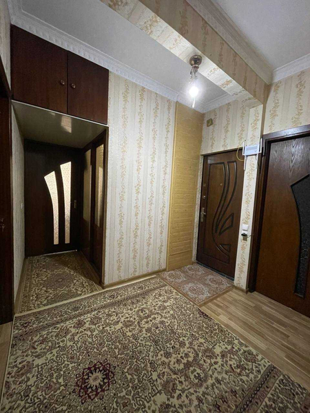 Тинчликда 4 хонали ажойиб квартирамиз сотилади, 2-каватда, 90 м2