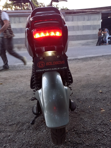 Tesla skute rrabochiy