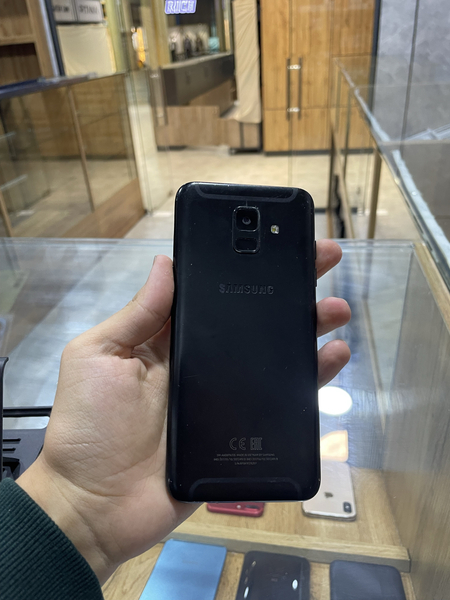 Samsung A6 32gb срочни сотилади
