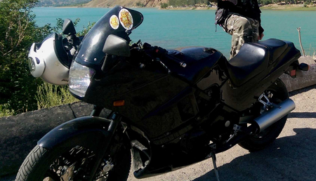 Kawasaki GPZ 400. 4 цилиндра 4 карба. 1999 год Долго не ездил.