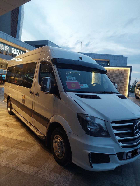 Услуги авто с водителем - Такси VIP класса по городам в горы