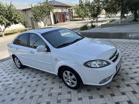 Chevrolet gentra 3 pozitsiya
