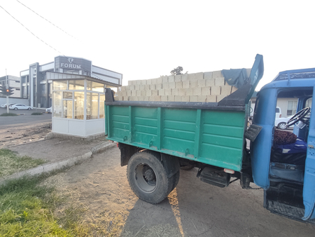Доставка кирпичей