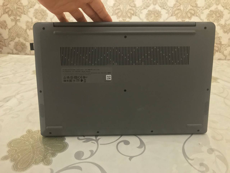 Lenovo I pad 3 sastayanasi zoʻr yangidek
