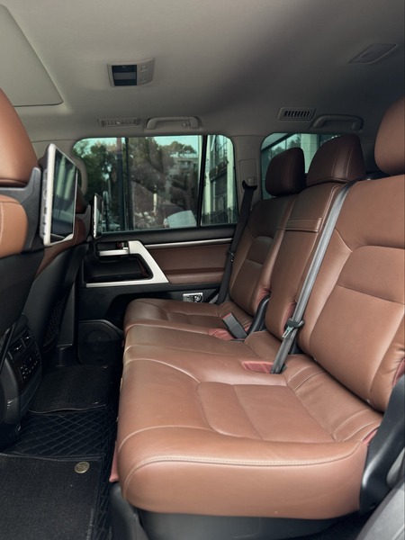 TOYOTA Land Cruiser 200 Executive Lounge