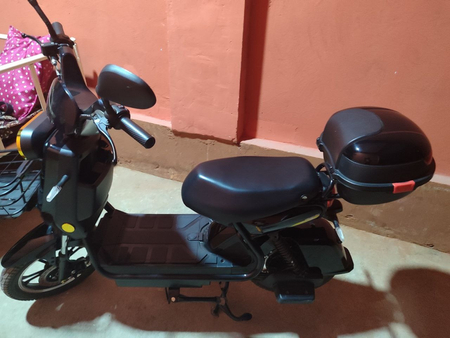 Skuter sotiladi pul kerek aybi yoq