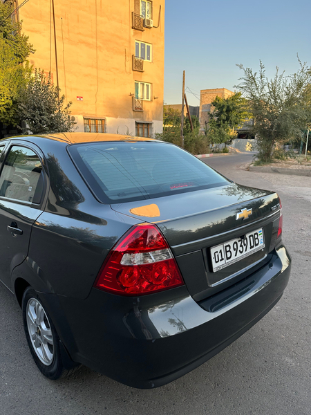 Продам свою Нексию 3