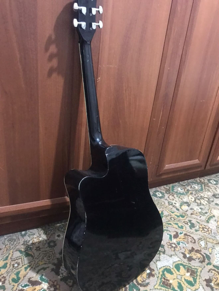 Gitara sotiladi srochna