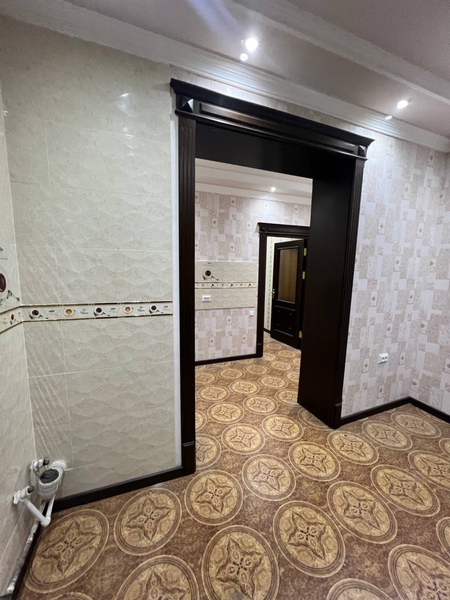На Цуме 3/4/4, не торец,площ.90м2, ор-р 110 шк.