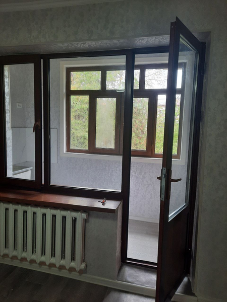Продаю квартиру в Яшнабадском р-не Авиасозлар-3. 1-ком 2-этаж 4-этажно