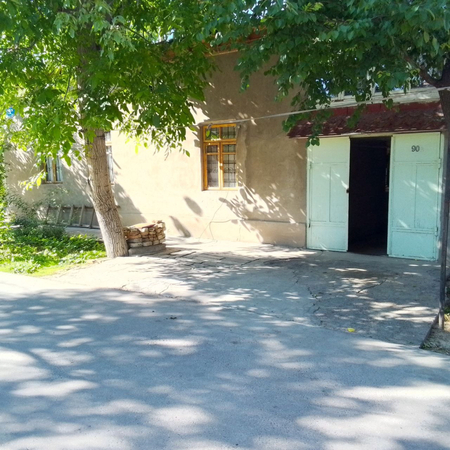 Toshkent shahar Chilonzor, mevazor mahalla 1 tor Hosilot 90 a uy