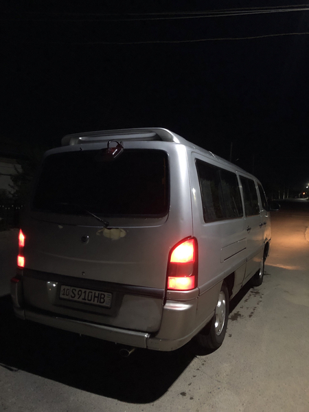 Istana mikro avtobus 15 o’rindiqli