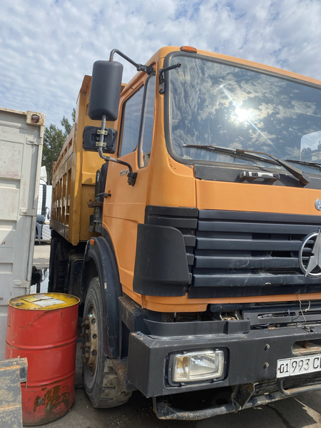 Самосвал North Benz