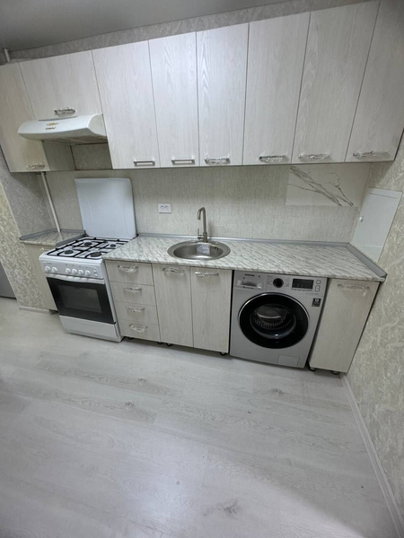 Продается 1 ком рядрм м.НОВЗА