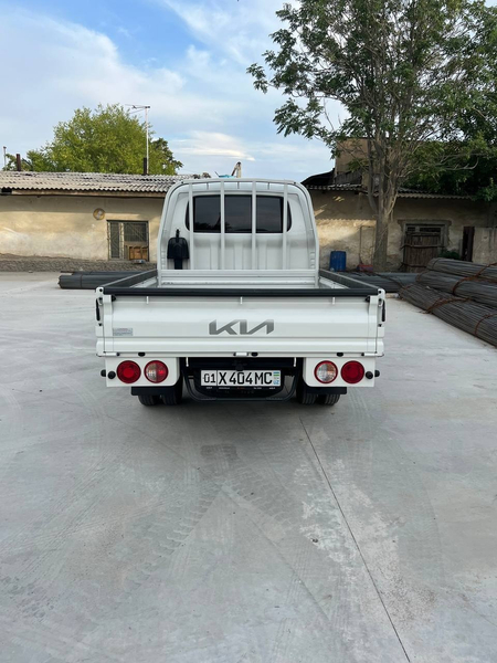 Kia bongo 2700    k