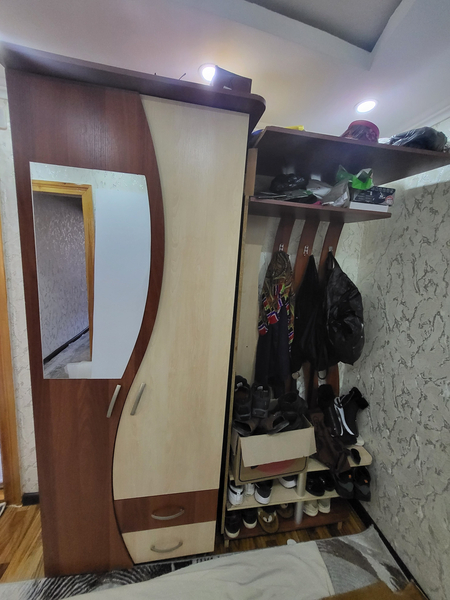 Продаётся Прихожий Шкаф