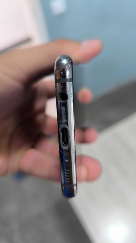 Samsung s10 в хорошем состоянии