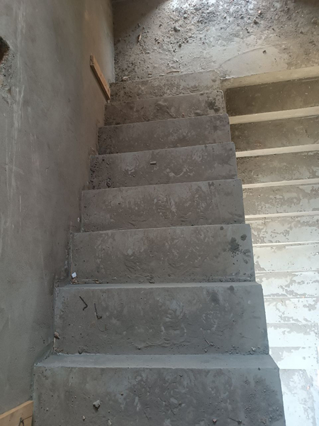 Tuzelda joylashgan 3qavatli uy sotiladi