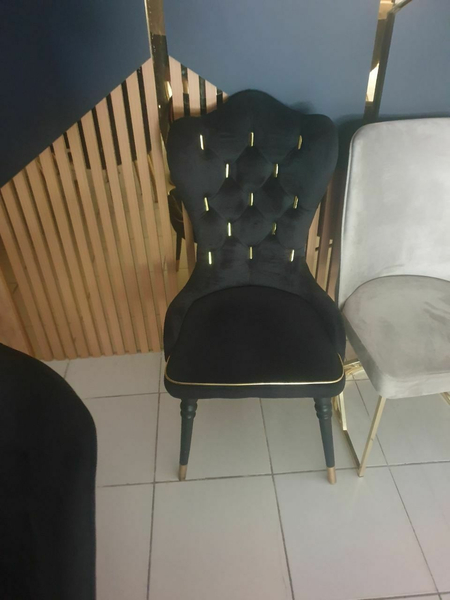 Stul sotiladi buyurtma asosida