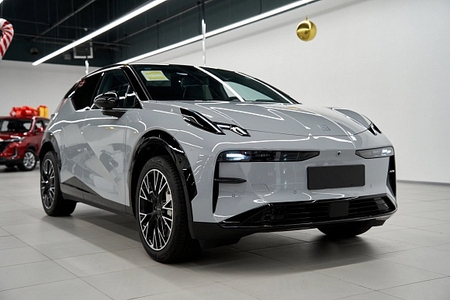 Zeekr X 4 местный самая фулловая