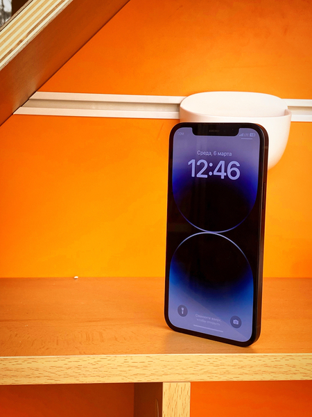 iPhone 12 / 64 Gb
