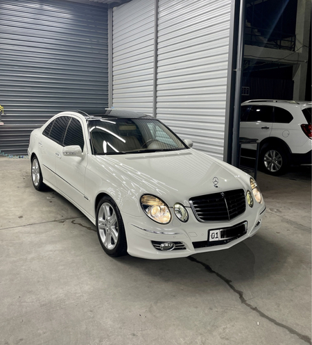 Mercedes Benz W211
