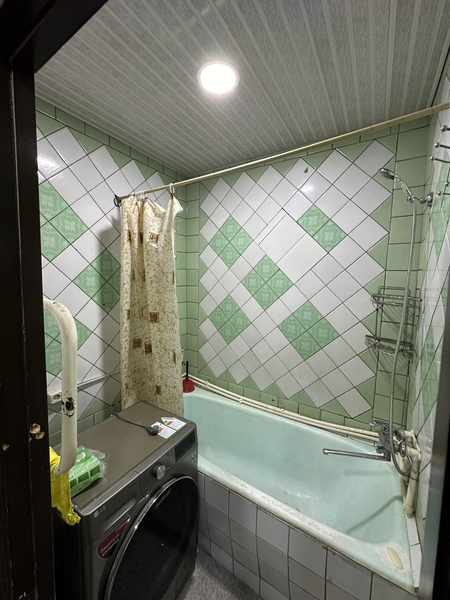 Yunusobod 12kv 3 xona 60.000$ kami bor srochna