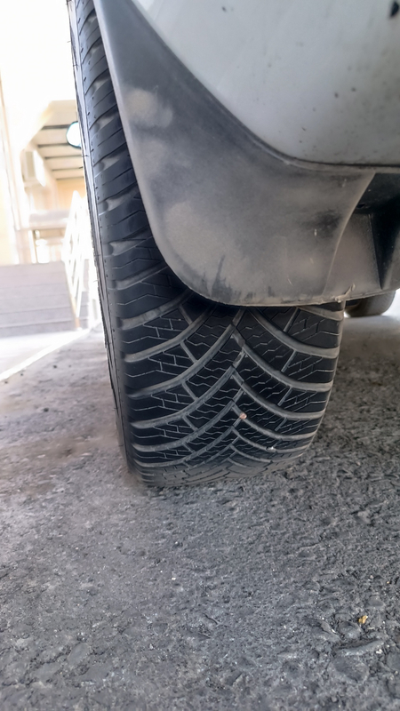 500 km yurgan yumshoq Largo archa 205/65/15 balon bor yangi holatga ay