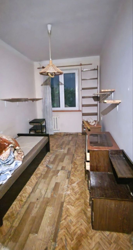 Продаётся 2/4/5 Максим Горький