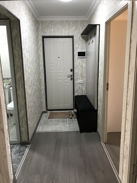 Продается 3-х комнатная  квартира. Адрес Согдиана мед. Коледж.