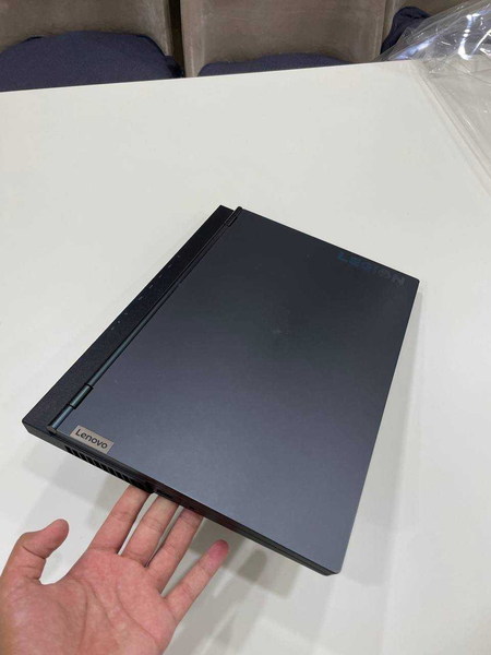 Продаю свой мощный игровой ноутбук Lenovo Legion  256/8