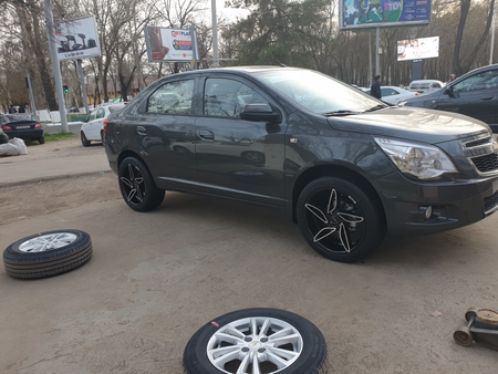 Продам Диски с шинами