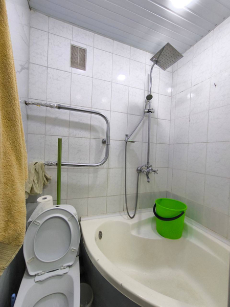 Продам каартиру 1/5/5 на массиве Ялангач ,Чимган ,Эко базар