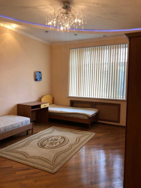 Rent apartment in center 5 room 4 bedroom 3 bathroom Amir Temur street