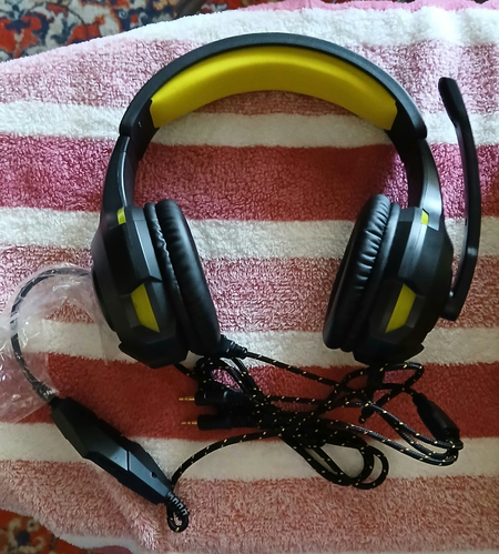 Игровые наушники