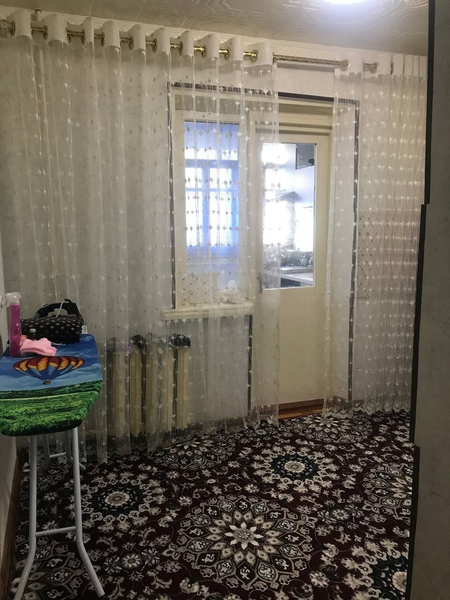 Ховли сотилади,11 та хонаси 4 санузели бор