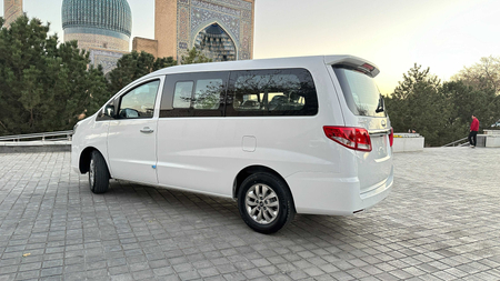 JAC M4 miniven 9 kishilik B kategorida Comfort