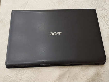 ASER notbook Sotiladi. Xotira 500 GB OZU-4 ZAaryat 20 minutga yetadi